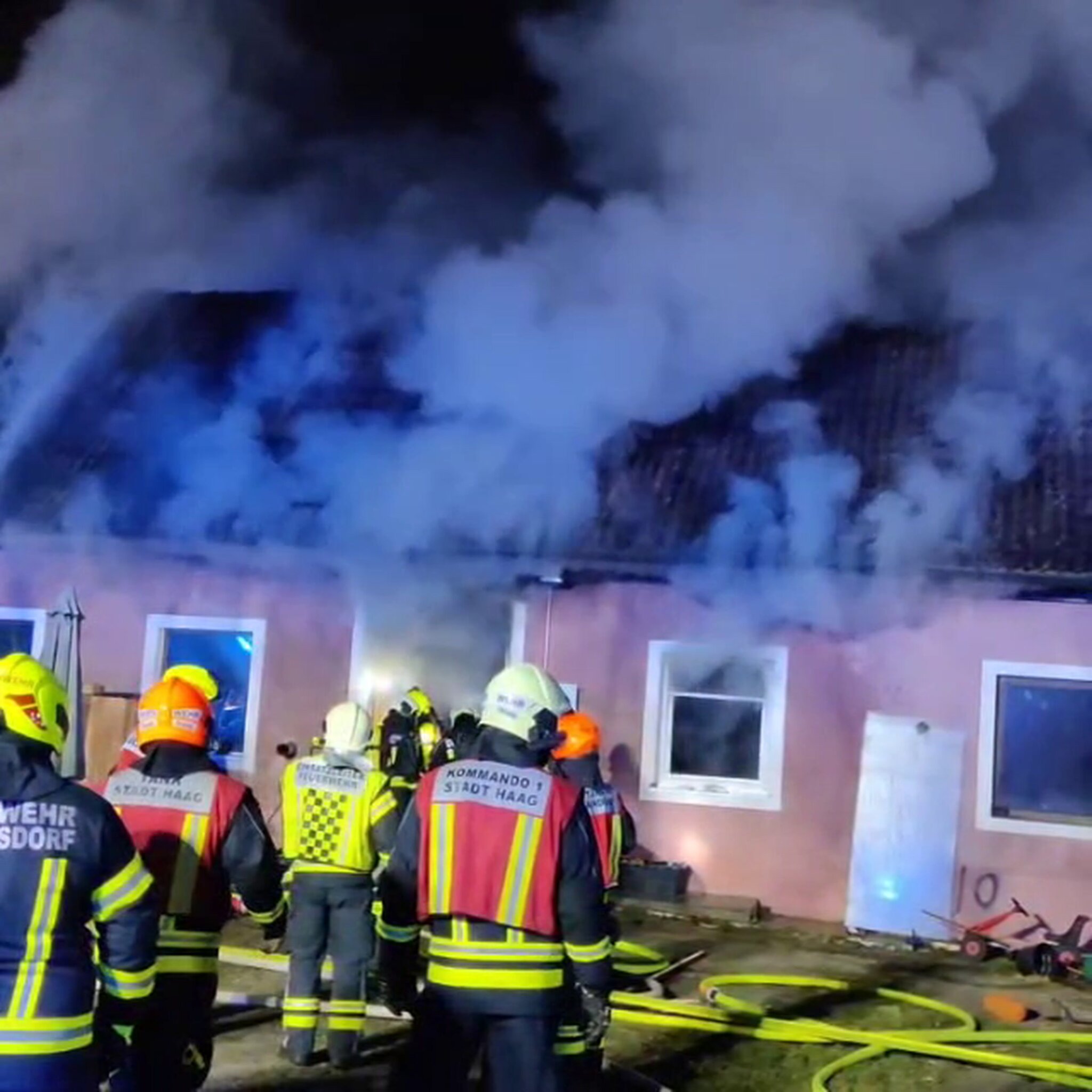 Feuerwehr im Einsatz: Großeinsatz bei Wohnhausbrand in Haag - Steyr ...
