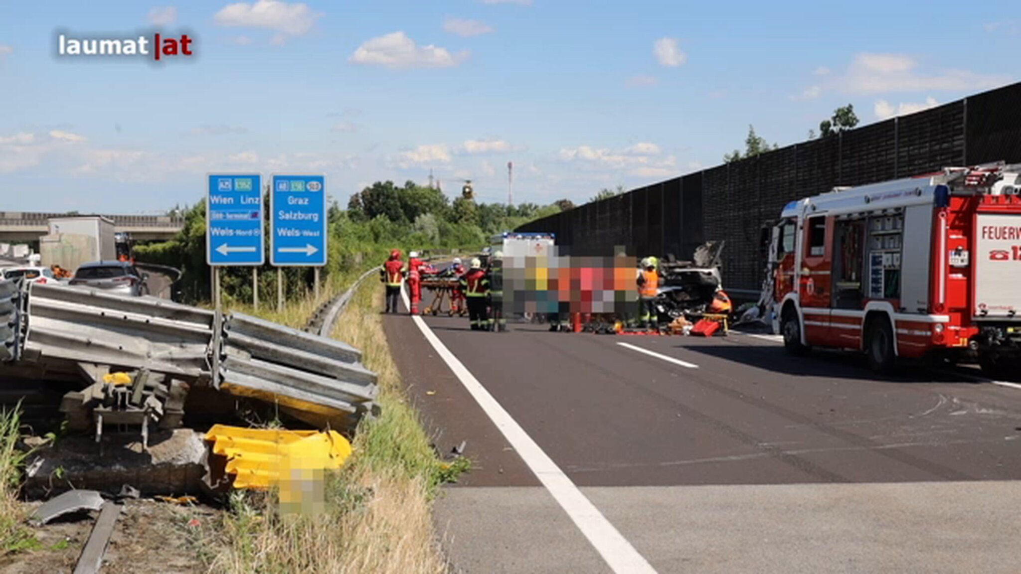 Tragischer Unfall bei Wels: Ein Toter und elf Schwerverletzte auf der ...