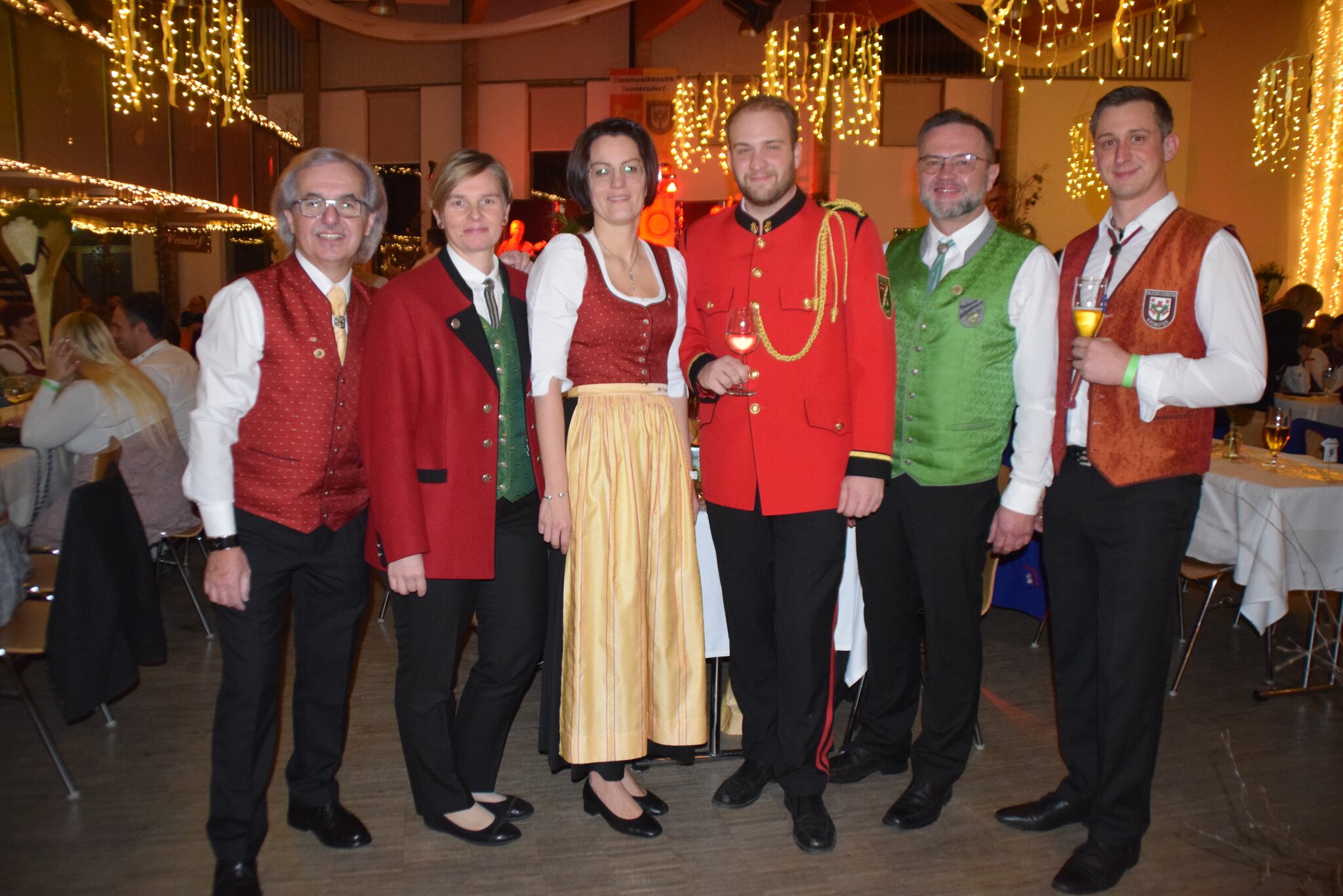 Zum zweiten Mal: Neun Musikvereine luden zum Musikantenball in ...