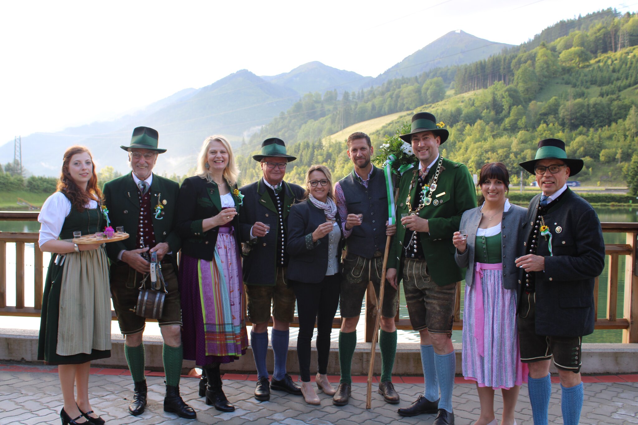 Zum guten Zweck: 33. Oberlandlerkirchtag auf der Leobener Massenburg ...