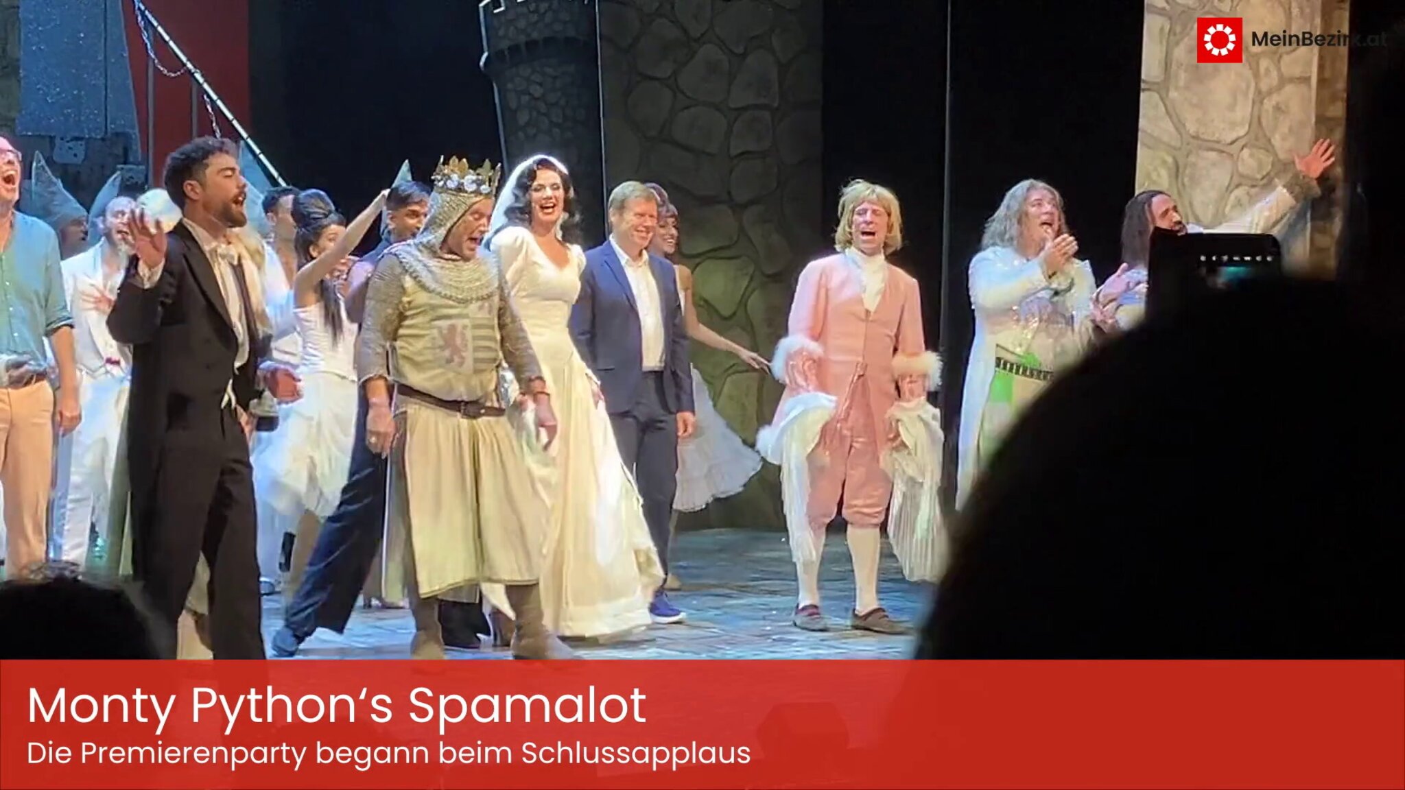 Monty Python‘s Spamalot-Premiere: Badener Publikum außer Rand und Band ...