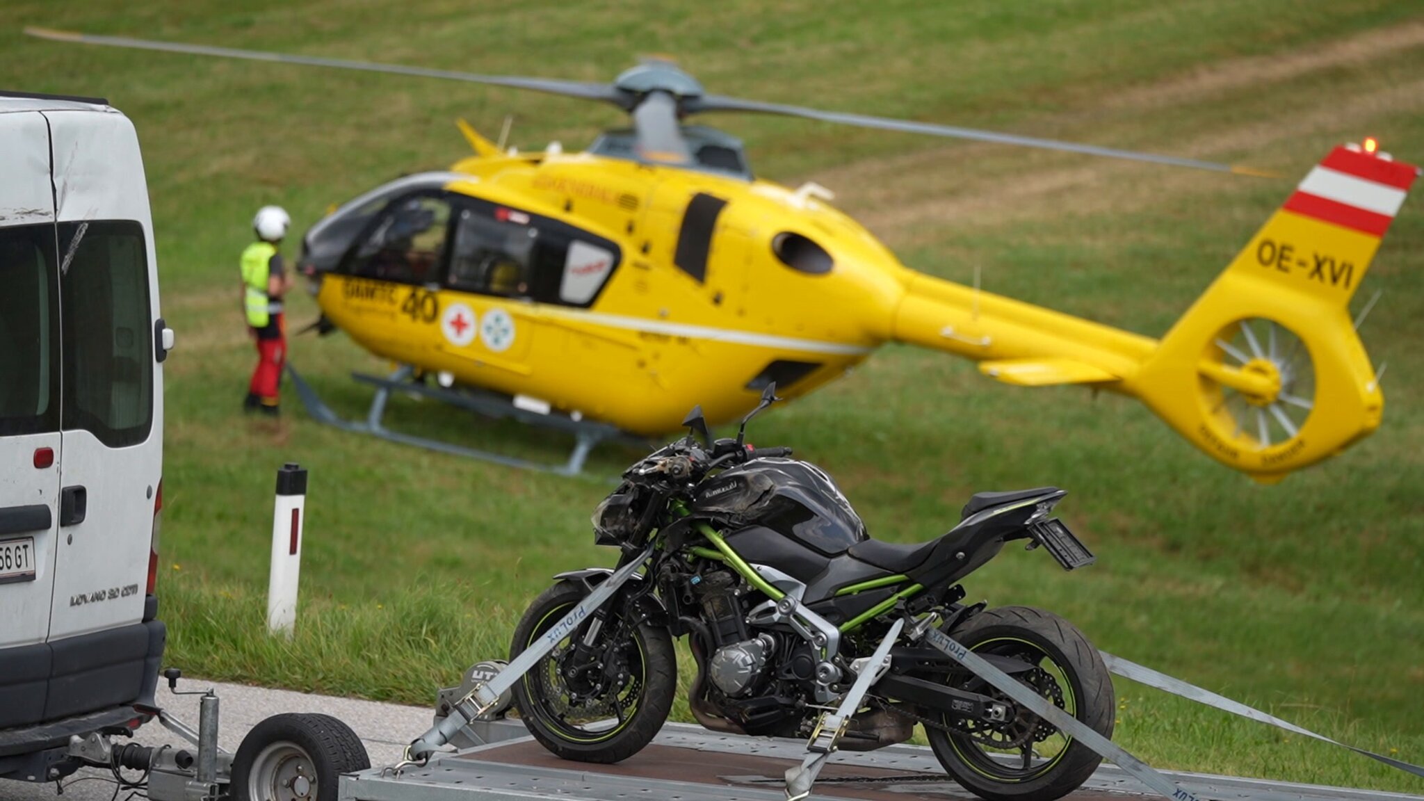 Rettungshubschrauber im Einsatz: Motorradfahrer nach Sturz in Waxenberg verletzt - Urfahr-Umgebung
