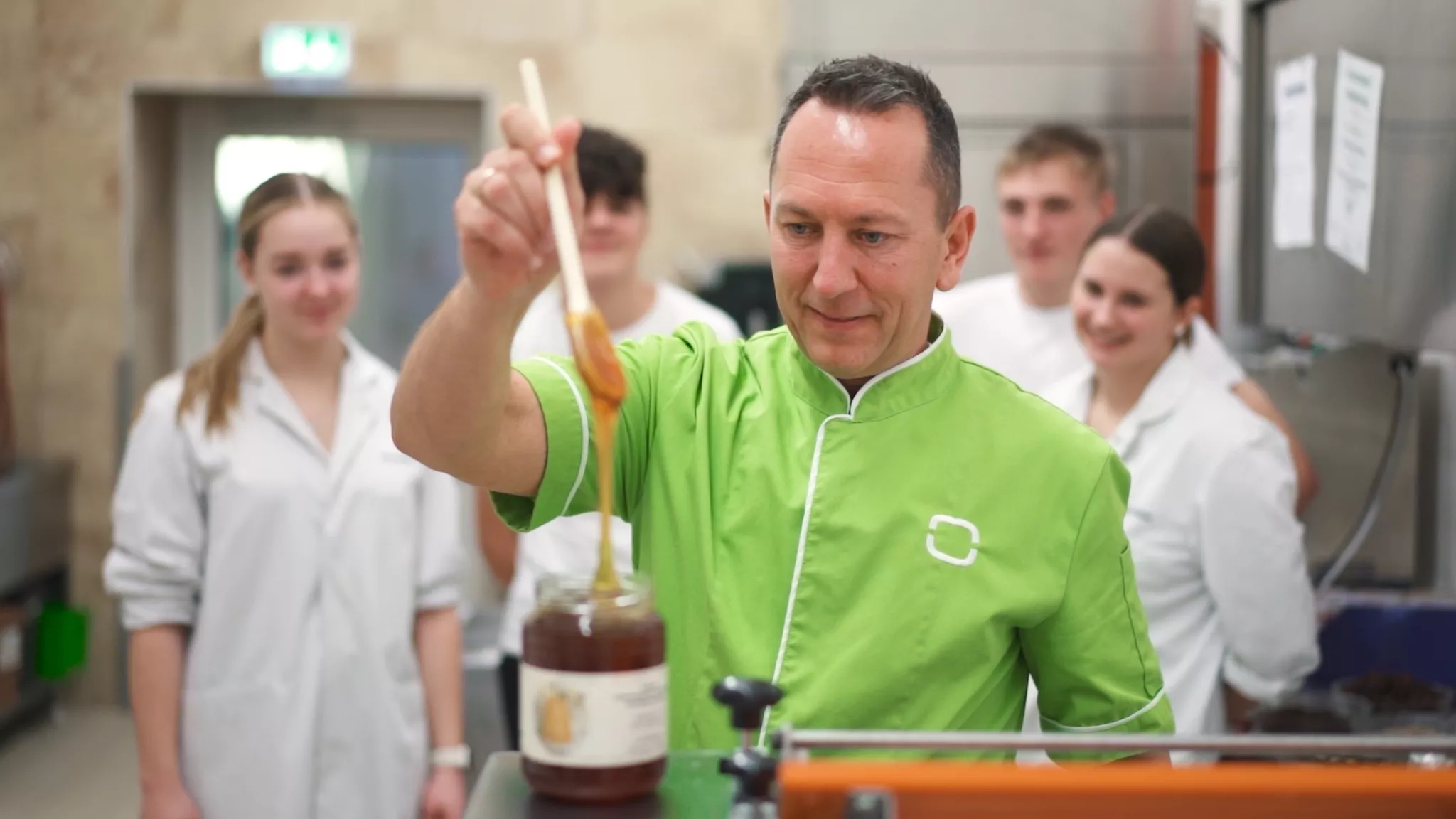 Kirchberger Honigriegel: Backprofi Christian Ofner tourt durch ...