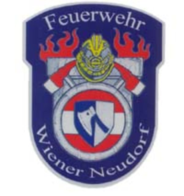 Feuerwehr Wiener Neudorf löscht Fahrzeugbrand auf der A2 - Mödling